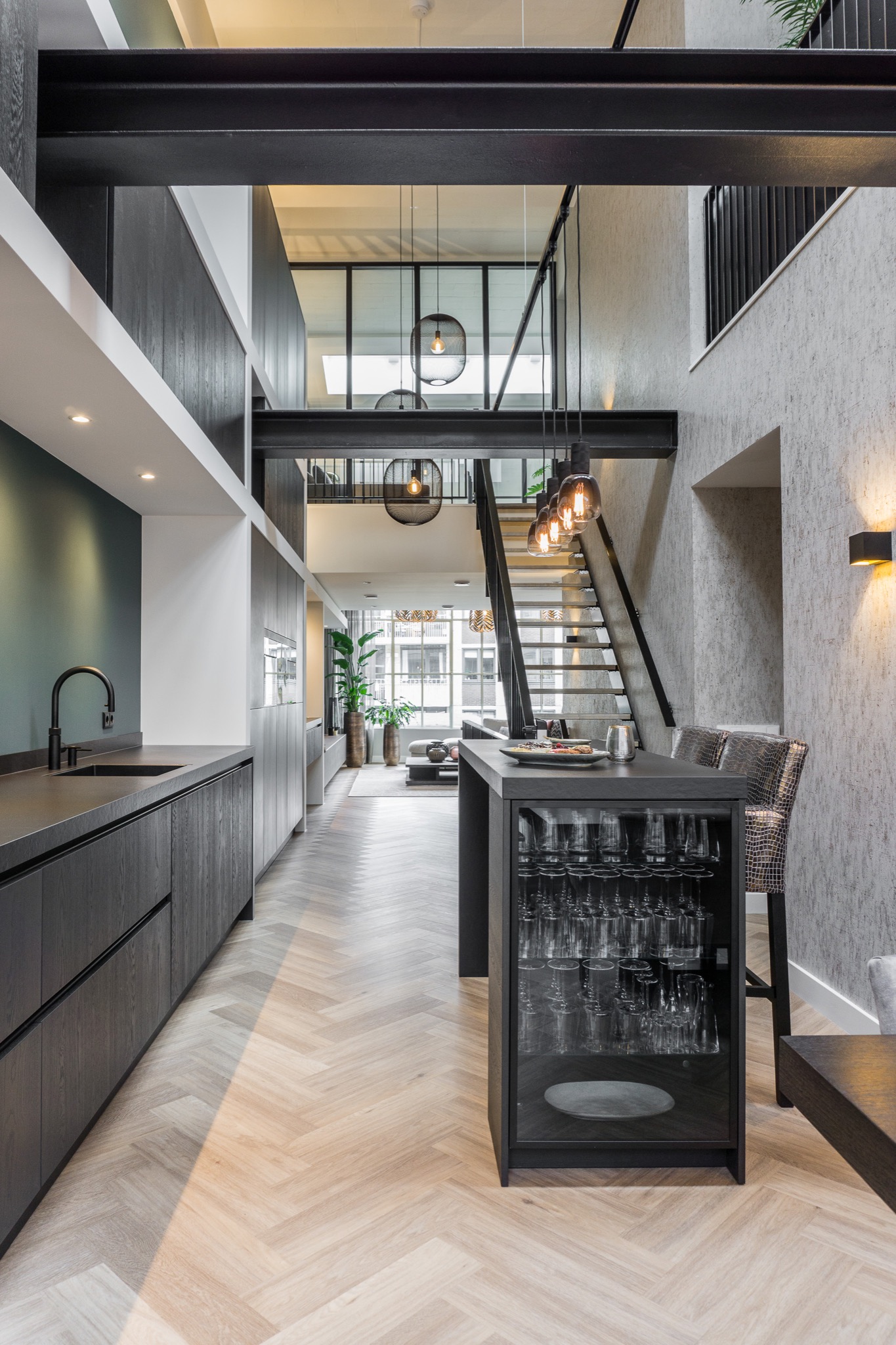 Binnenkijken: Oude broodfabriek tot familiewoning | Stek Magazine